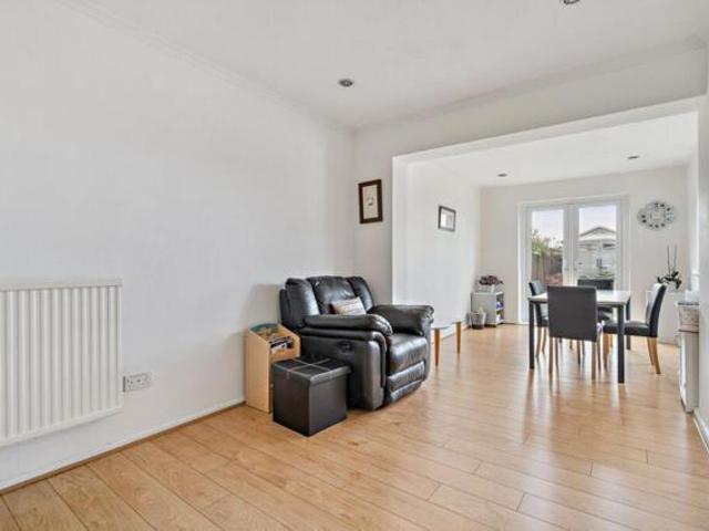 House 4 Bedroom For Sale Bushey Hertfordshire 625000 ES98687465