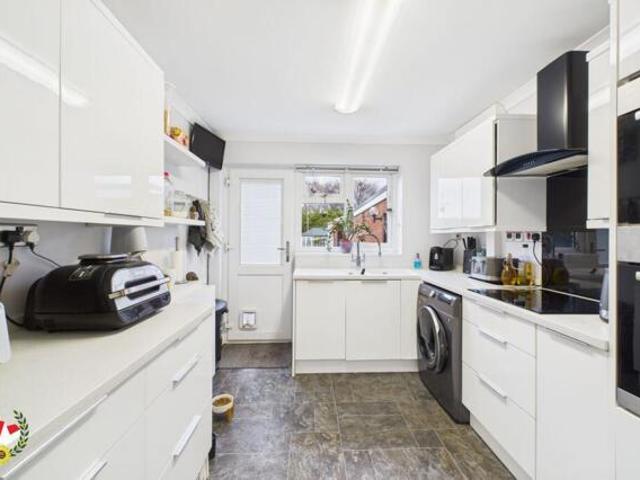 House 4 Bedroom For Sale Gloucester Gloucestershire 450000 ES98612425
