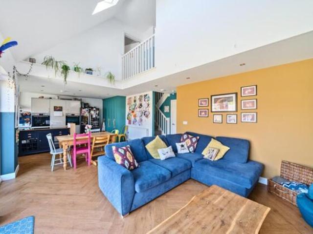 House 4 Bedroom For Sale Grantham Lincolnshire 345000 ELS98864476