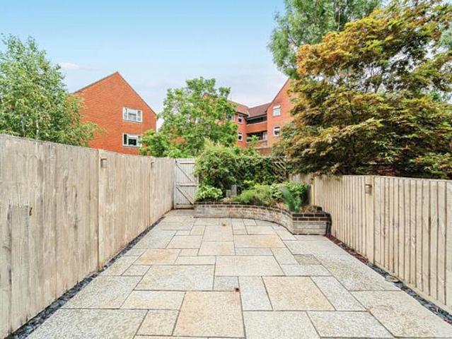 House 4 Bedroom For Sale Guildford Surrey 475000 ES98262998