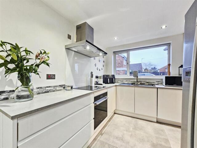 House 4 Bedroom For Sale Gunthorpe Cambridgeshire 385000 ES100342876