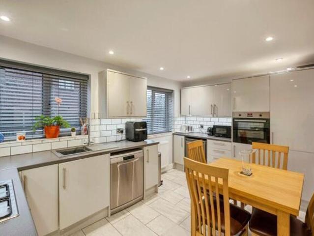 House 4 Bedroom For Sale Doncaster Doncaster 230000 ES99642077