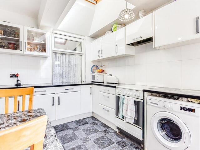 House 4 Bedroom For Sale Dewsbury Kirklees 190000 ES98864779
