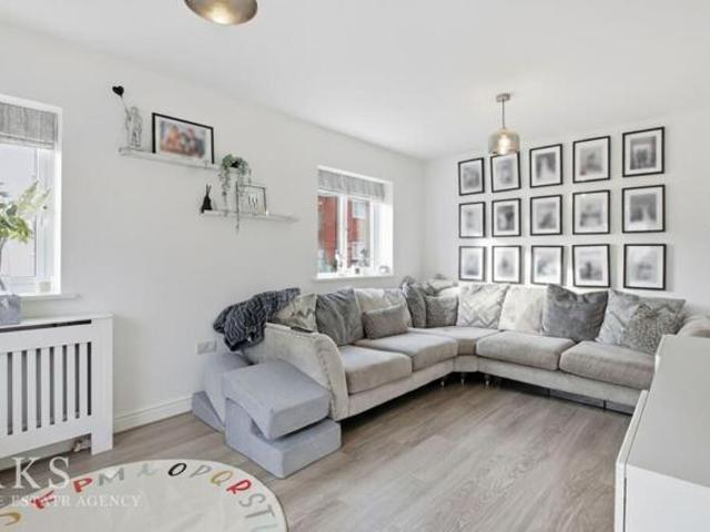 House 4 Bedroom For Sale Derbyshire Derbyshire 365000 ES101677791