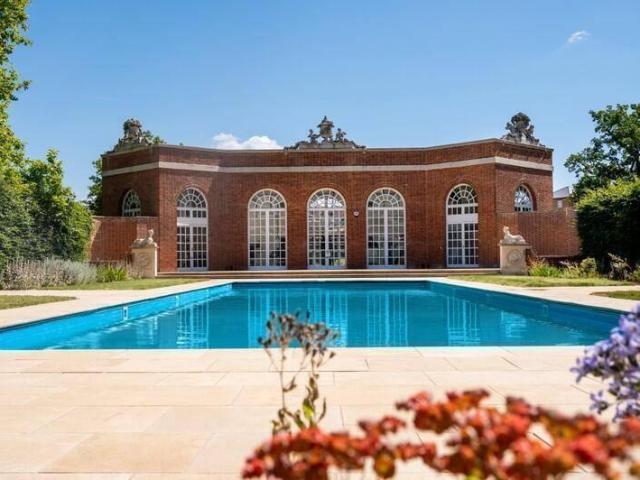 House 4 Bedroom For Sale Enfield London 1395000 ES102596935