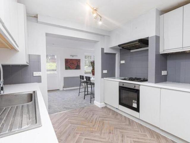 House 4 Bedroom For Sale East Grinstead West Sussex 415000 ELS98801104