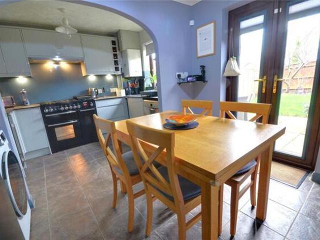 House 4 Bedroom For Sale East Grinstead West Sussex 425000 ES100855137