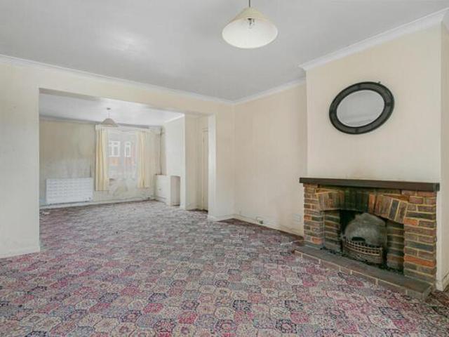 House 4 Bedroom For Sale Egham Surrey 650000 ELS101025342