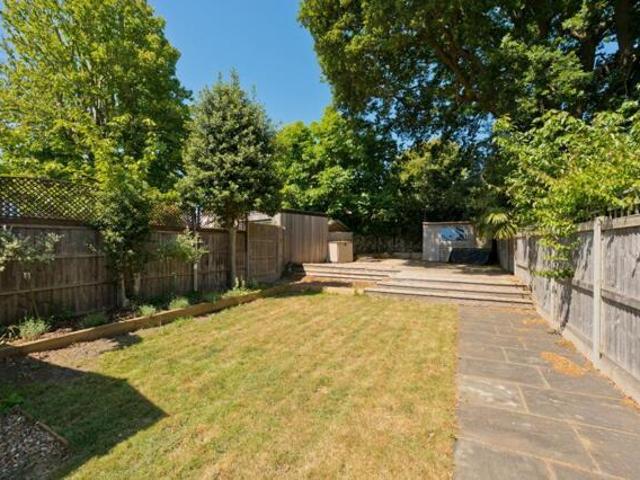 House 4 Bedroom For Sale Esher Surrey 1100000 ES98612605