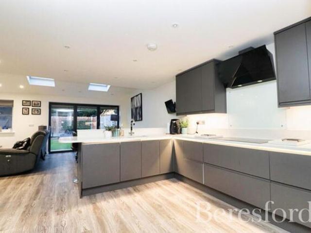 House 4 Bedroom For Sale Essex Essex 500000 ES98834614