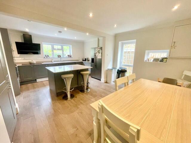 House 4 Bedroom For Sale Essex Essex 975000 ES100881420
