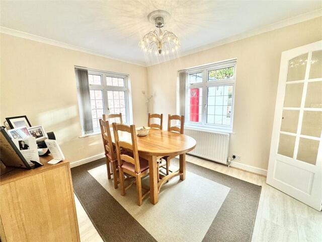House 4 Bedroom For Sale Farnborough Hampshire 600000 ELS98969312