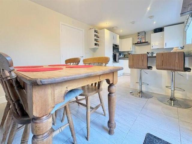 House 4 Bedroom For Sale Farnham Surrey 620000 ES99345032