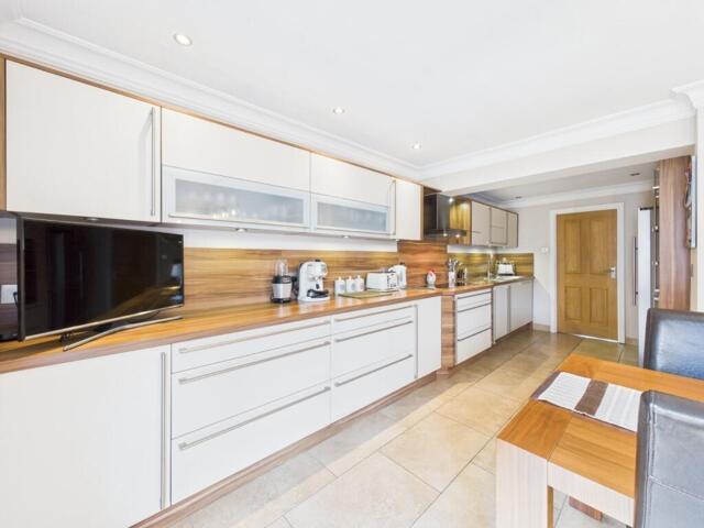 House 4 Bedroom For Sale Feltham Surrey 725000 ELS100917567