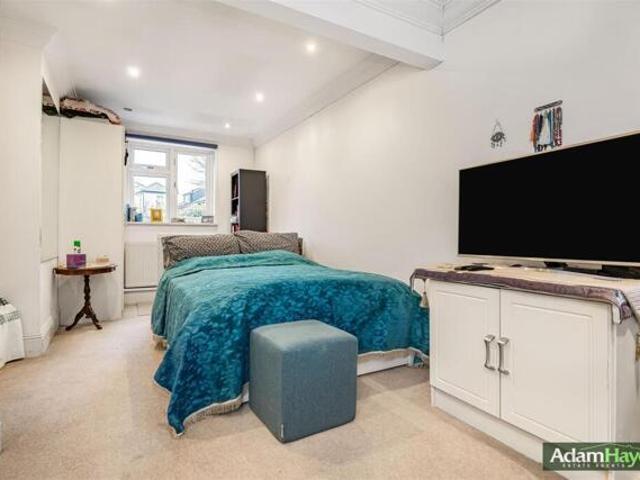 House 4 Bedroom For Sale Finchley Greater London 1250000 ES99774030