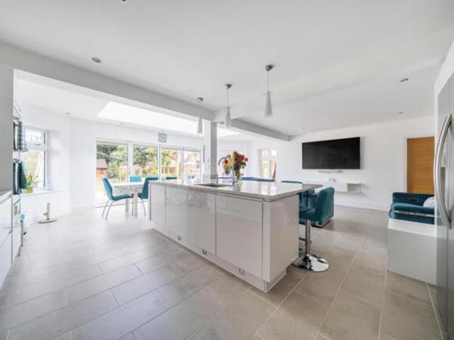 House 4 Bedroom For Sale Fleet Hampshire 1300000 ELS99029550