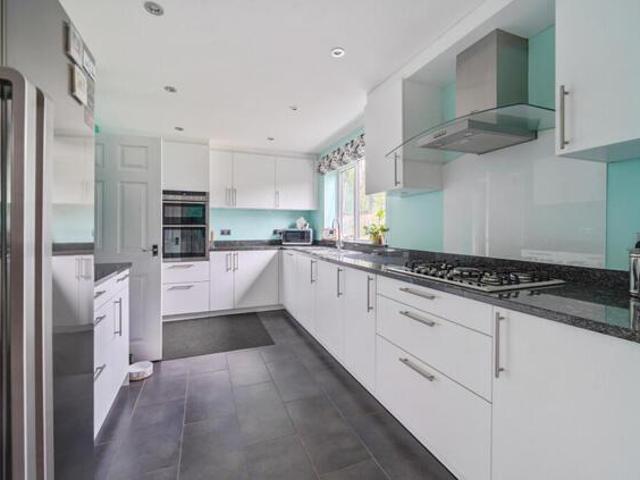 House 4 Bedroom For Sale Fleet Hampshire 775000 ELS100540681