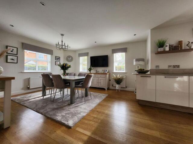 House 4 Bedroom For Sale Kent Kent 485000 ES100953739
