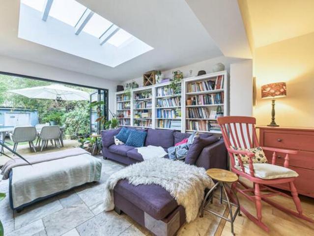 House 4 Bedroom For Sale Kingston Upon Thames Greater London 875000 ES100057872