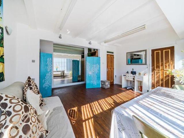 House 4 Bedroom For Sale Kingsbury Greater London 700000 ES100685133