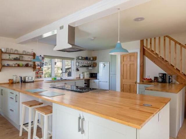 House 4 Bedroom For Sale Horley Surrey 725000 ES98204922