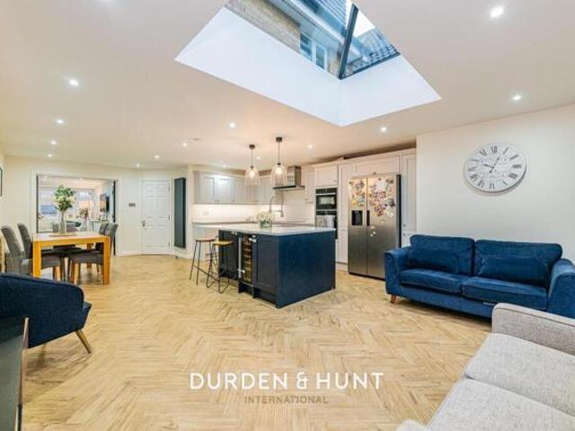 House 4 Bedroom For Sale Hornchurch Greater London 625000 ES98205063