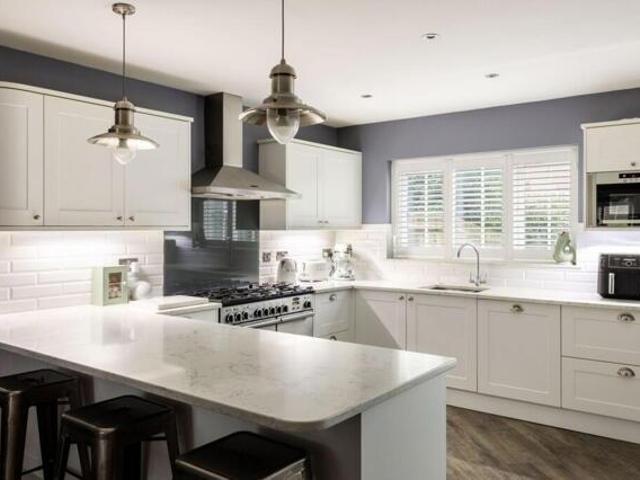 House 4 Bedroom For Sale Haywards Heath West Sussex 775000 ELS98834282