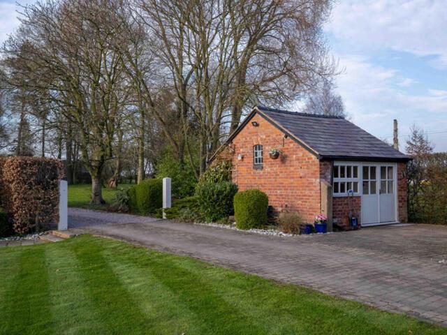 House 4 Bedroom For Sale Hargrave Cheshire West And Chester 1250000 ES98062466