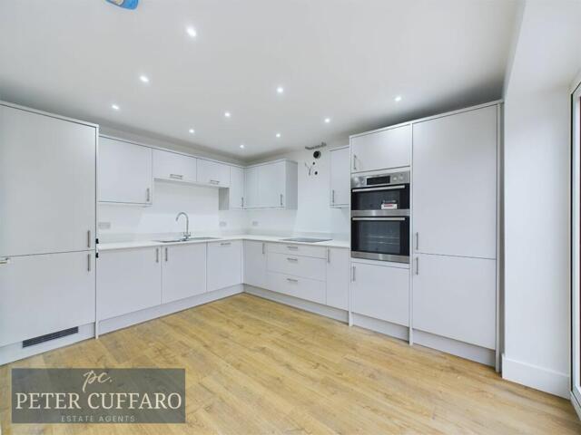 House 4 Bedroom For Sale Hertfordshire Hertfordshire 500000 ES100579124