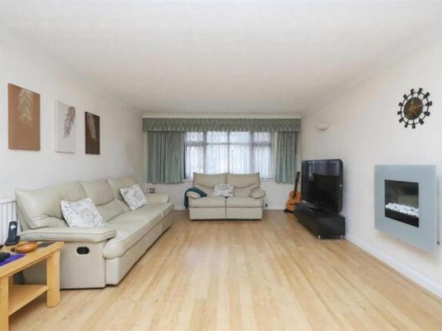 House 4 Bedroom For Sale Hillingdon Greater London 850000 ES98687582