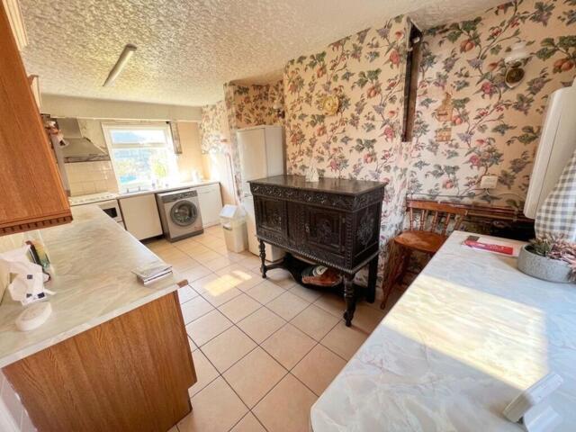 House 4 Bedroom For Sale Huddersfield Kirklees 250000 ES101675364