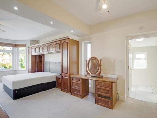 House 4 Bedroom For Sale Ilford Greater London 985000 ELS100733453