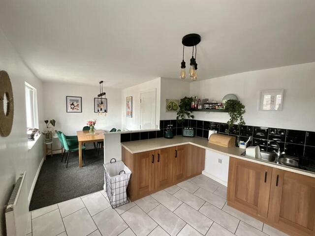 House 4 Bedroom For Sale Ilkeston Derbyshire 270000 ELS101316119