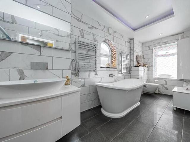 House 4 Bedroom For Sale Isleworth Greater London 1000000 ELS99840364