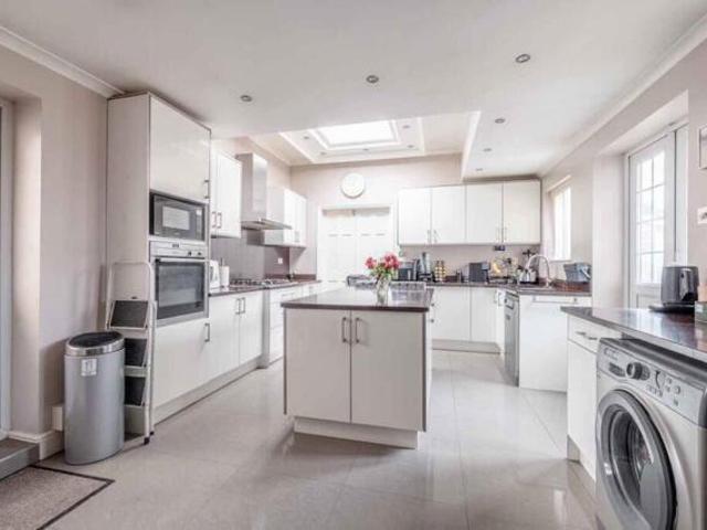 House 4 Bedroom For Sale Iver Buckinghamshire 820000 ES100426552