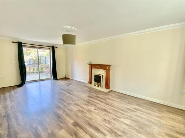 House 4 Bedroom For Sale Old Stratford Buckinghamshire 600000 ES101379258