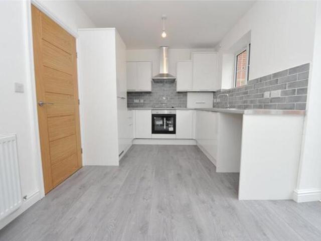 House 4 Bedroom For Sale Oldham Oldham 250000 ES98800776