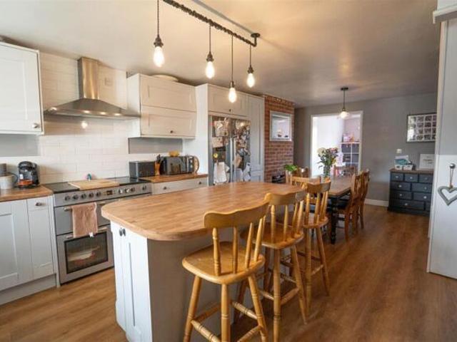 House 4 Bedroom For Sale Lowestoft Suffolk 280000 ES100786791