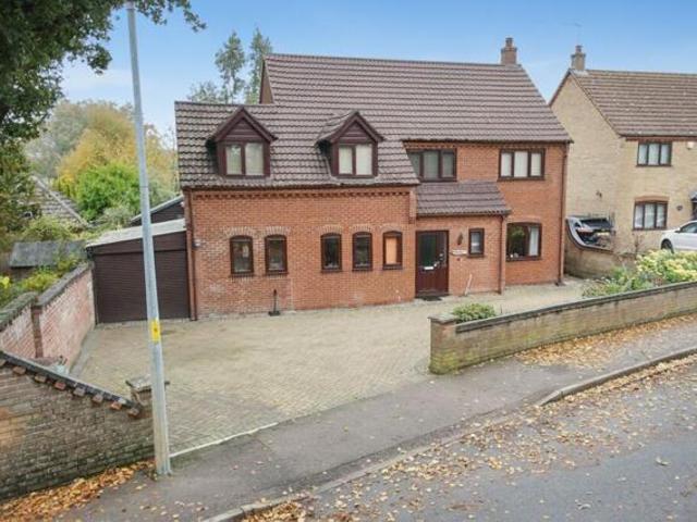 House 4 Bedroom For Sale Loddon Loddon 575000 ES100342811