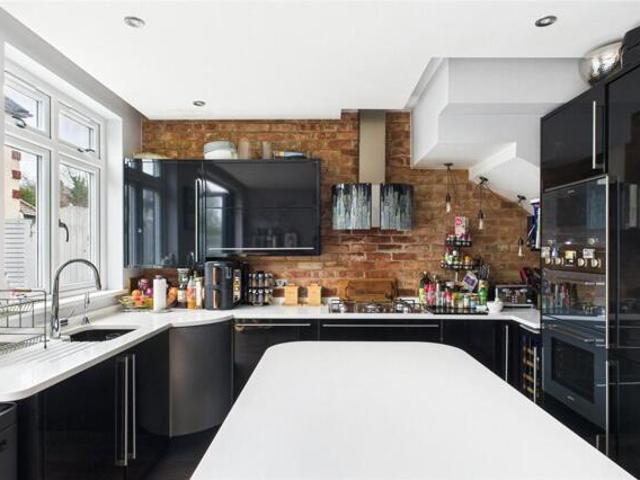 House 4 Bedroom For Sale London Greater London 1100000 ELS98503696