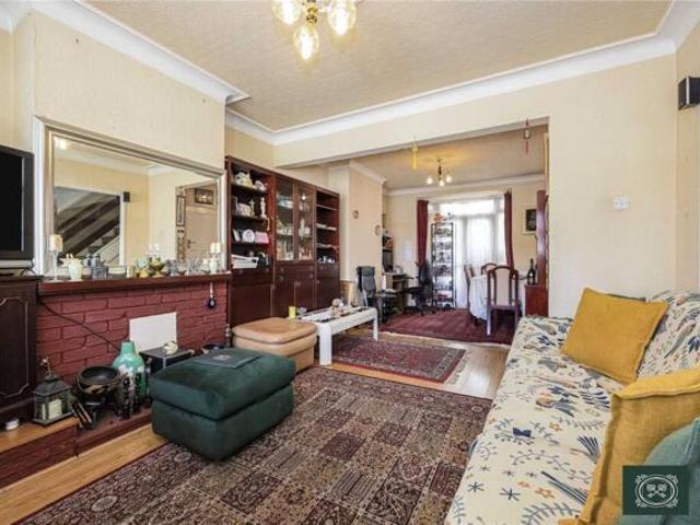 House 4 Bedroom For Sale London Greater London 500000 ELS100023983
