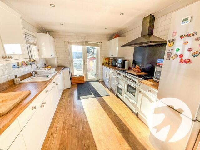 House 4 Bedroom For Sale London Greater London 500000 ES101168406