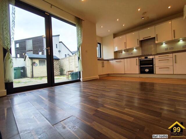 House 4 Bedroom For Sale London Greater London 600000 ES101996087