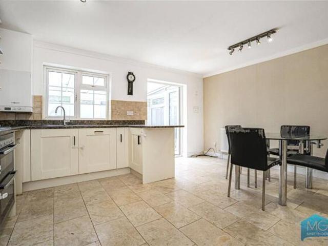 House 4 Bedroom For Sale London Greater London 950000 ES101955324
