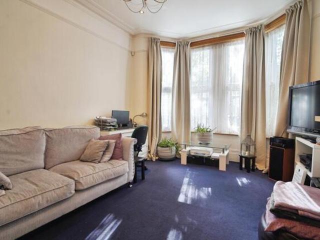 House 4 Bedroom For Sale London Greater London 975000 ES100541244