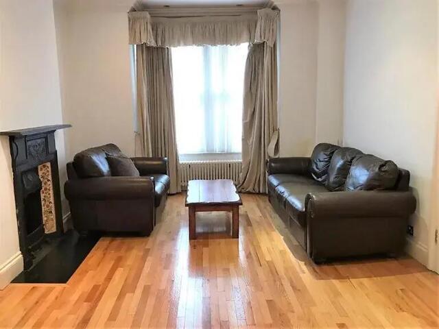 House 4 Bedroom For Sale London Greater London 990000 ES100426644