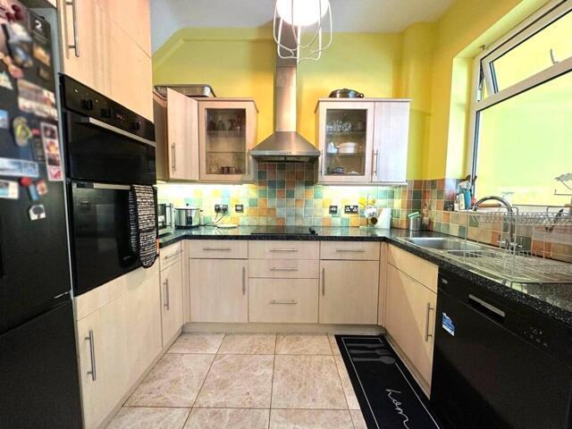 House 4 Bedroom For Sale Londres Greater London 775000 ES101676458