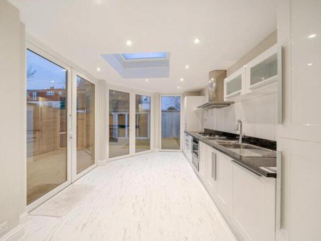 House 4 Bedroom For Sale Londres Greater London 1050000 ES99895314