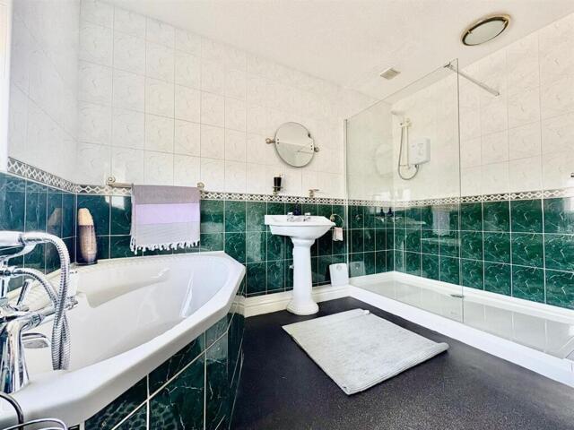 House 4 Bedroom For Sale Lancs Lancashire 425000 ES100881707