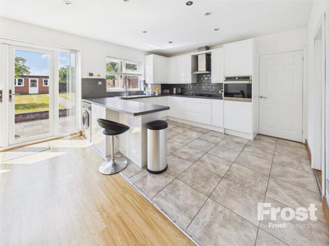 House 4 Bedroom For Sale Langley Slough 795000 ELS99808720
